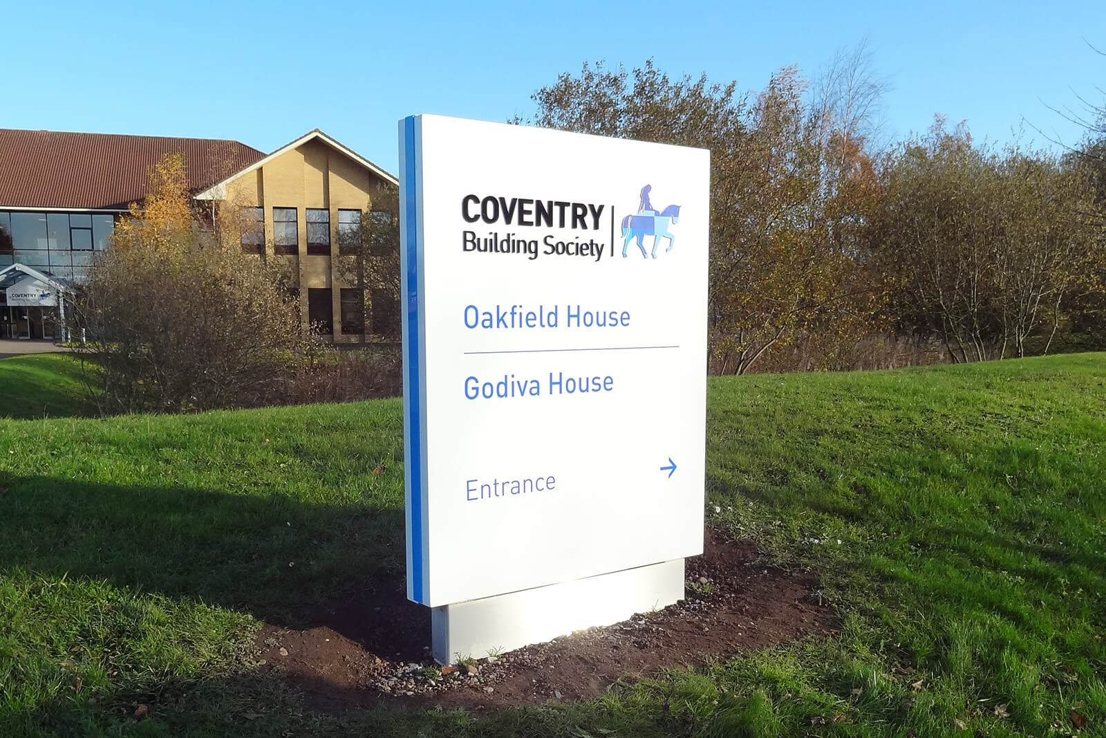 Totem Signs, Retail Park & Business Park Totem Signs - Sign Systems UK