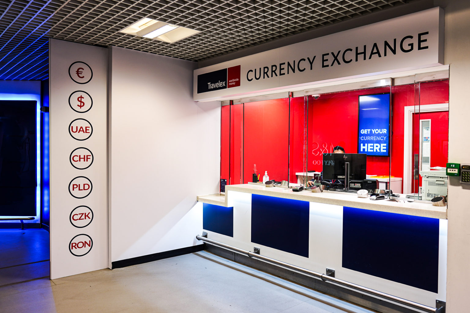 Travelex Brand Flip at Birmingham Airport - Sign Systems UK Ltd
